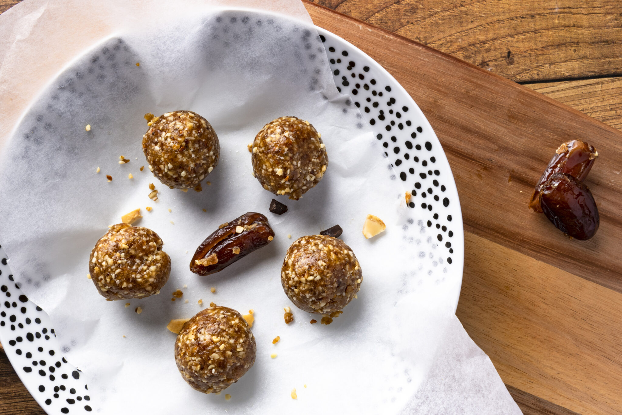 Nutty date bites - Gloji Blog